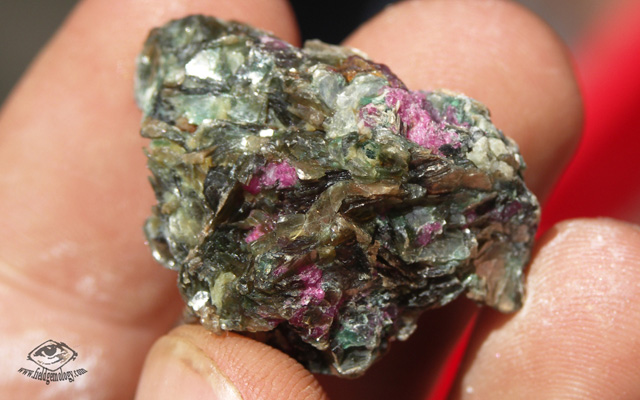 fieldgemology.org where passion for gemology (gemmology) and traveling ...
